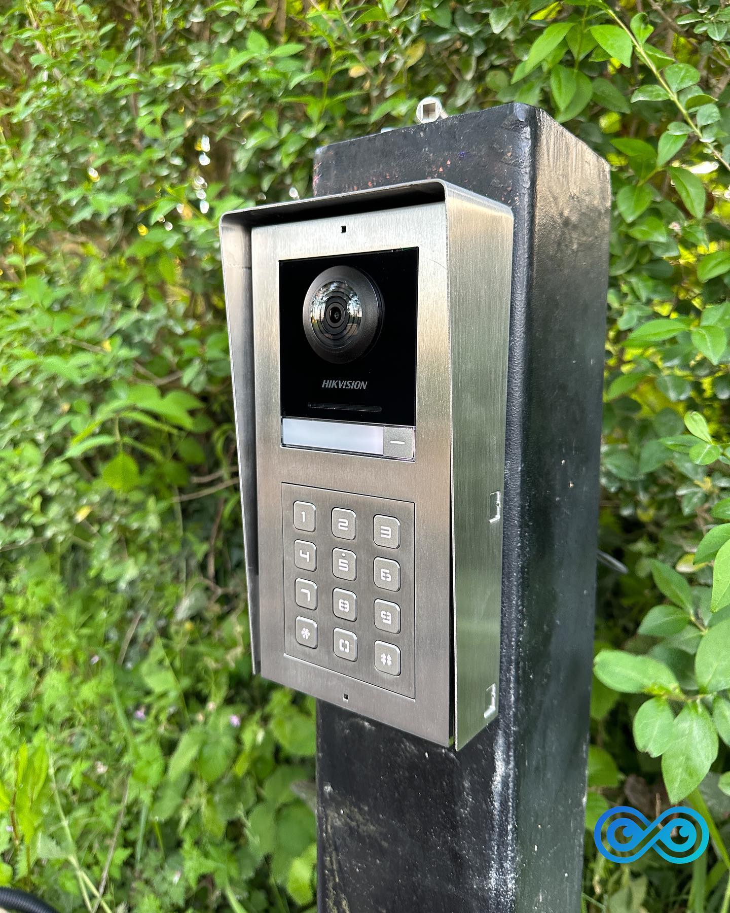 Access Control Bolton | Door Entry, Network & Stand-Alone Systems | Lookout